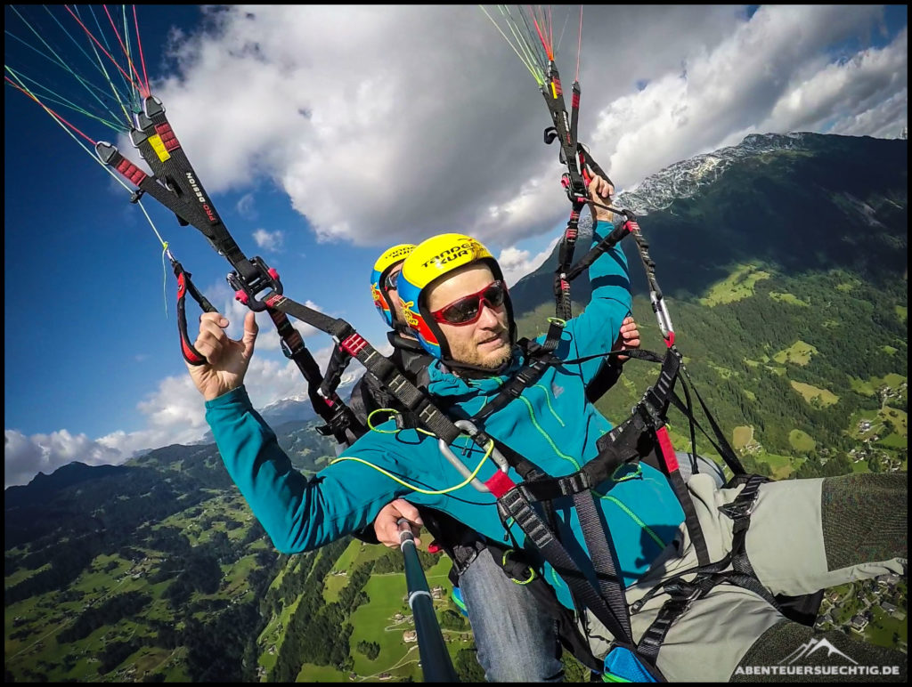 Das erste Mal - Unser Tandem-Gleitschirmflug im Montafon ...